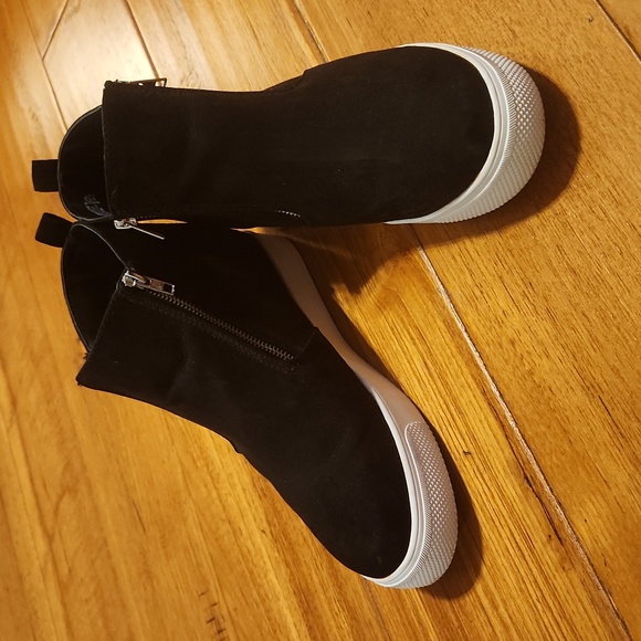 Time and Tru | Shoes | Time Tru Black Hidden Wedge Platform Booties 95w ...